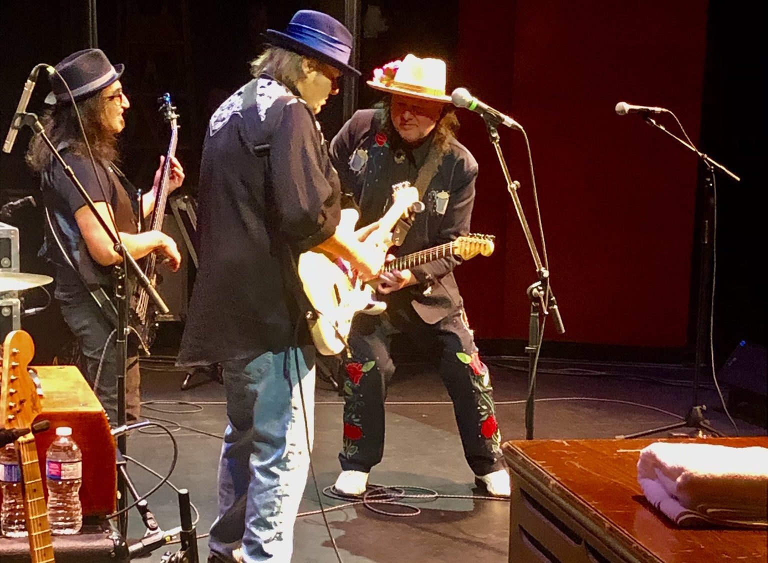 Can-Am blues-rock summit sees David Gogo trading fierce licks with ...